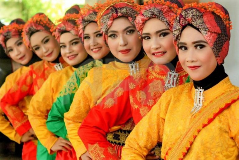 7+ Pakaian Adat Aceh Lengkap dengan Penjelasan dan Gambarnya – Zona Ilmu