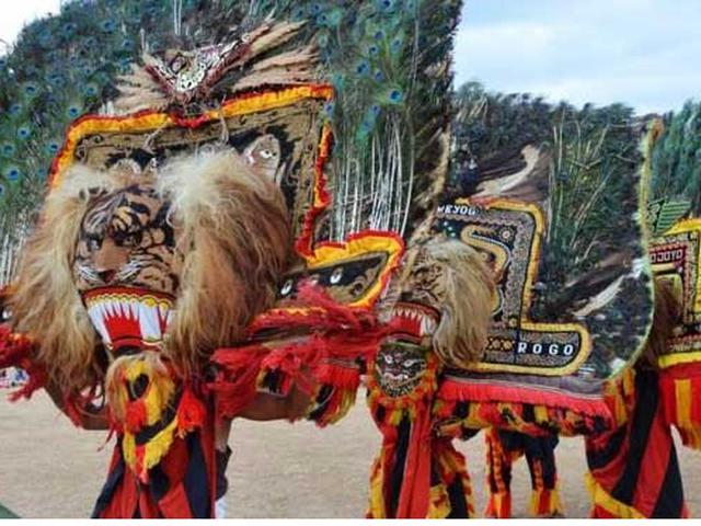 Tari Reog Ponorogo: Pengertian, Sejarah, Tokoh, Properti dan Fungsinya