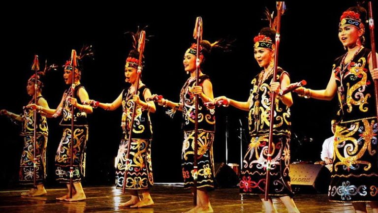 Tari Gantar: Sejarah, Busana dan Penuh Khas Mitos yang Melegenda!!