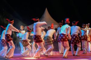 Tari Seudati: Pengertian, Sejarah, Keunikan, Fungsi, dan Gerakannya