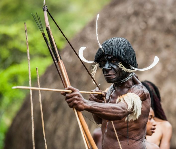 8+ Senjata Tradisional Papua: Penjelasan dan Gambarnya (LENGKAP)